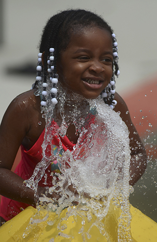 Making a splash in Warren | News, Sports, Jobs - Tribune Chronicle